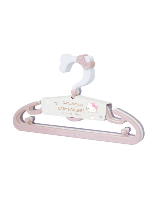 錦化成 ハローキティ ベビーハンガー 3色セット首回りが伸びない、キャミソールもスカートも掛けられるベビーハンガー5本まで連結可能本体サイズ：約幅29.5×奥行1×高さ17cm素材：ポリプロピレン生産国：日本