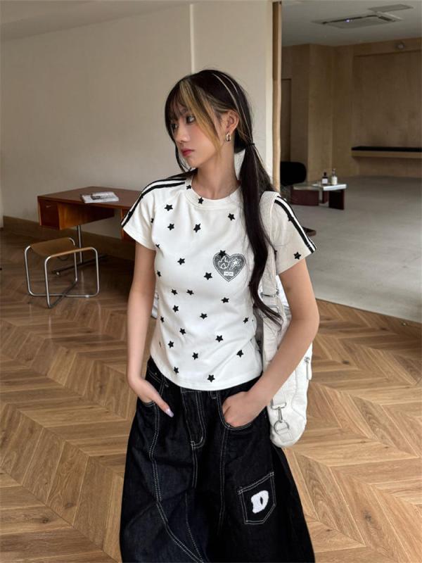 Tシャツ レディース 半袖 スター柄 総柄 ショート丈 タイト スタイルアップ アメリカンカジュアル スタイル デザイン感 トップス 夏・素材: ポリエステル・スタイル: スリムフィット・袖丈: 半袖・工法: ニット・フィット感: スリム・...
