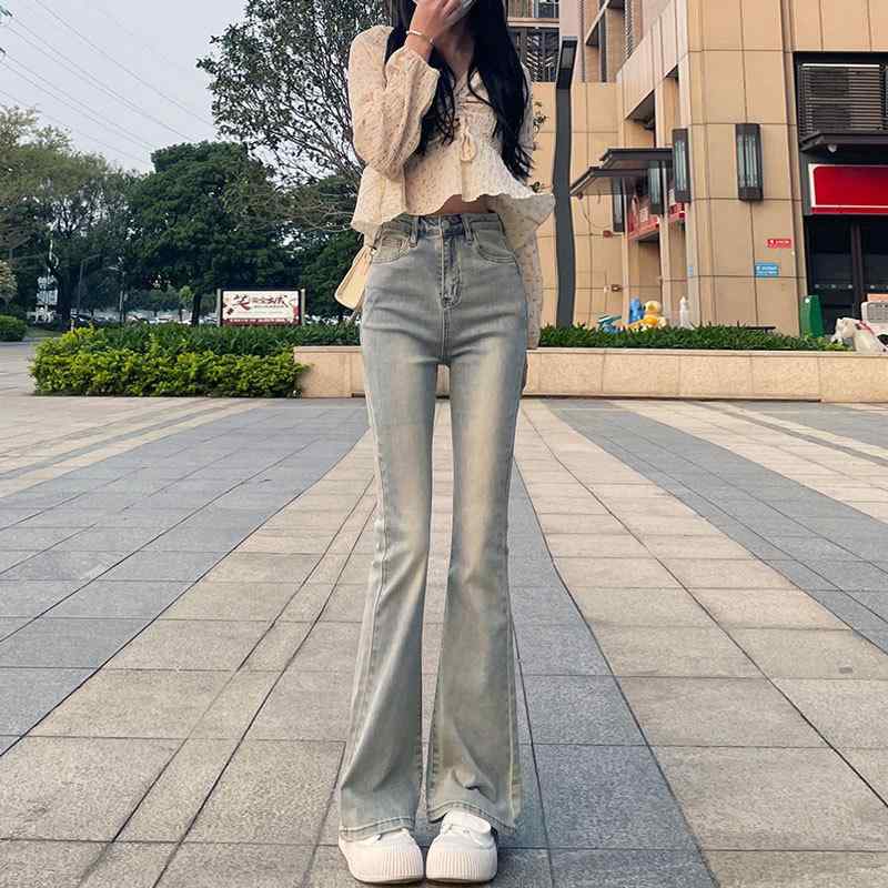 ・カテゴリ: デニムパンツ・素材: コットン（綿70%以上80%未満）・スタイル: カジュアル、コンミューター（通勤）風、エレガント・パンツ丈: フルレングス・ウエスト: ハイウエスト・デザイン詳細: ウォッシュ加工、色落ち加工、ダメージ加...