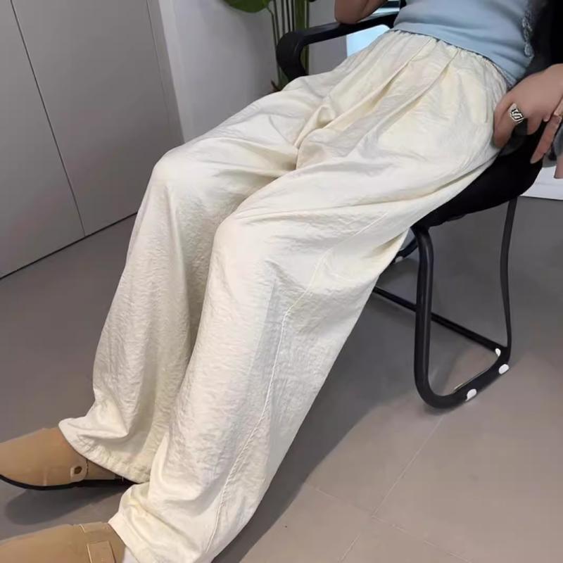 ・カテゴリ: カジュアルパンツ・スタイル: カジュアル、フェミニン・素材: シフォン、スパンデックス30%以下・デザイン: ストレート・パンツ丈: ロングパンツ・ウエスト: ハイウエスト・生地の厚さ: 薄手・デザイン特徴: 無地・カラー展開...