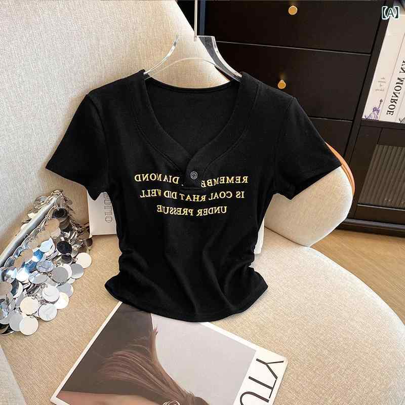 ・カテゴリ: Tシャツ・スタイル: スウィート・主な素材: 綿100%（精梳綿）・ネックライン: Vネック・袖丈: 短袖・柄: 英字プリント・カラー展開: ブラック、イエロー・サイズ展開: S、M、L、XL