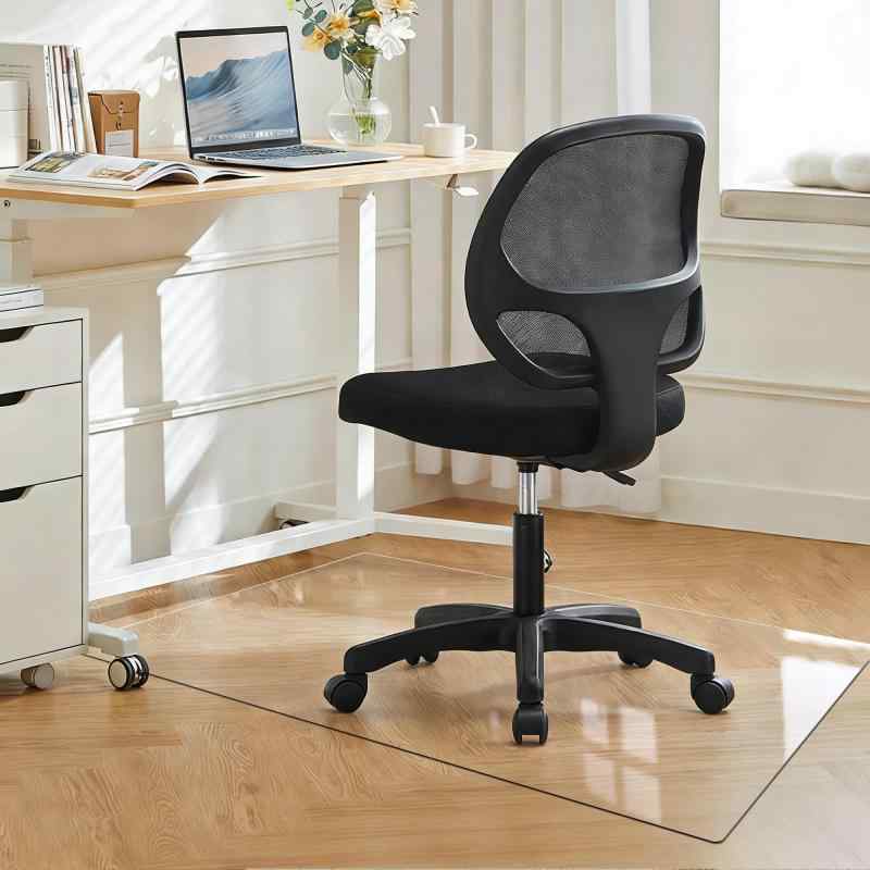 チェアマットYIDIHO 透明 PVC マット 水拭き可能な椅子クッション 床保護マット 厚さ 1.5mm 滑り止めチェアマット 家具保護マット 防水・防音・傷防止 簡単清掃 キッチン・リ