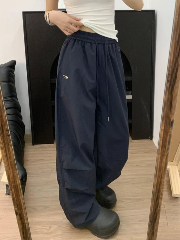 ・カテゴリ: カジュアルパンツ・スタイル: ワークスタイル、ストリート・主な素材: ポリエステル・デザイン: ポケット、ワイドパンツ・丈: フルレングス・ウエスト: ハイウエスト・生地の厚さ: 薄手・伸縮性: 若干あり・性別: 女性・カラー...