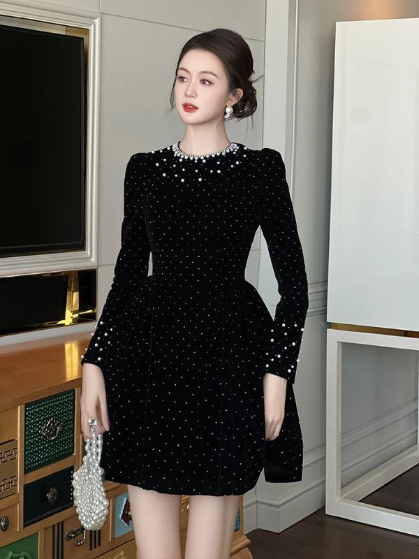 ・カテゴリ: 连衣裙（ワンピース）・スタイル: エレガント、フェミニン・主な素材: ナイロン・素材2: ポリエステル（90%-95%未満）・柄: 無地・ネックライン: クルーネック・袖丈: 長袖・ウエスト: ハイウエスト・スカート丈: ミニ...
