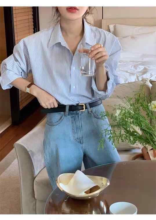 ・カテゴリ: 衬衫・スタイル: アカデミー風、甘く爽やか・主な素材: ポリエステル90%〜95%・柄: ストライプ、チェック・袖丈: 長袖・フィット感: ルーズフィット・着丈: ミドル丈（65cm〜80cm）・襟型: POLO襟・袖型: レ...