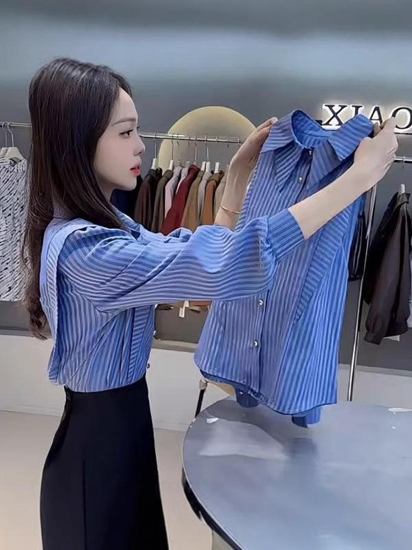 ・カテゴリ: 衬衫・素材: 涤纶（聚酯纤维）90%-95%・柄: 条纹/格子、纯色・袖丈: 五分袖・クラフト: 压皱・シルエット: 宽松型・着丈: 普通款(50cm<衣长≤65cm)・ネックライン: POLO领・袖型: 常规袖・デザイ...