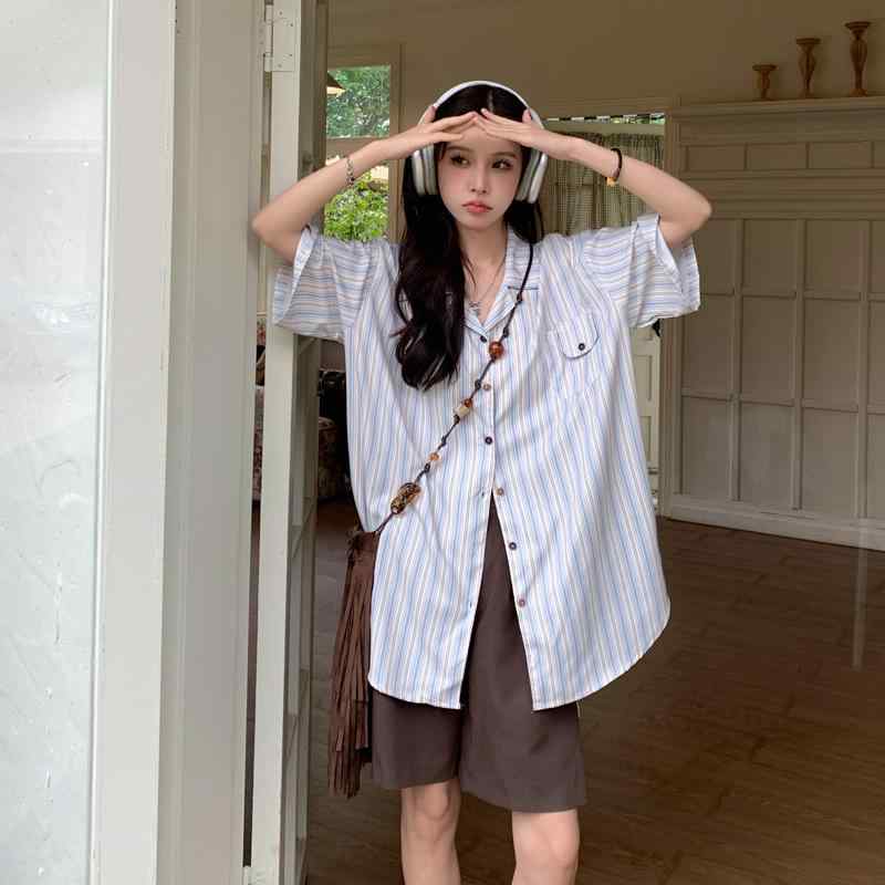 ・カテゴリ: shirts・主な素材: ポリエステル95%以上・スタイル: カジュアル、スクール風・ネックライン: POLOネック・袖丈: 半袖・袖型: レギュラースリーブ・柄: ボーダー・シルエット: ルーズフィット・身丈: 普通丈(50...