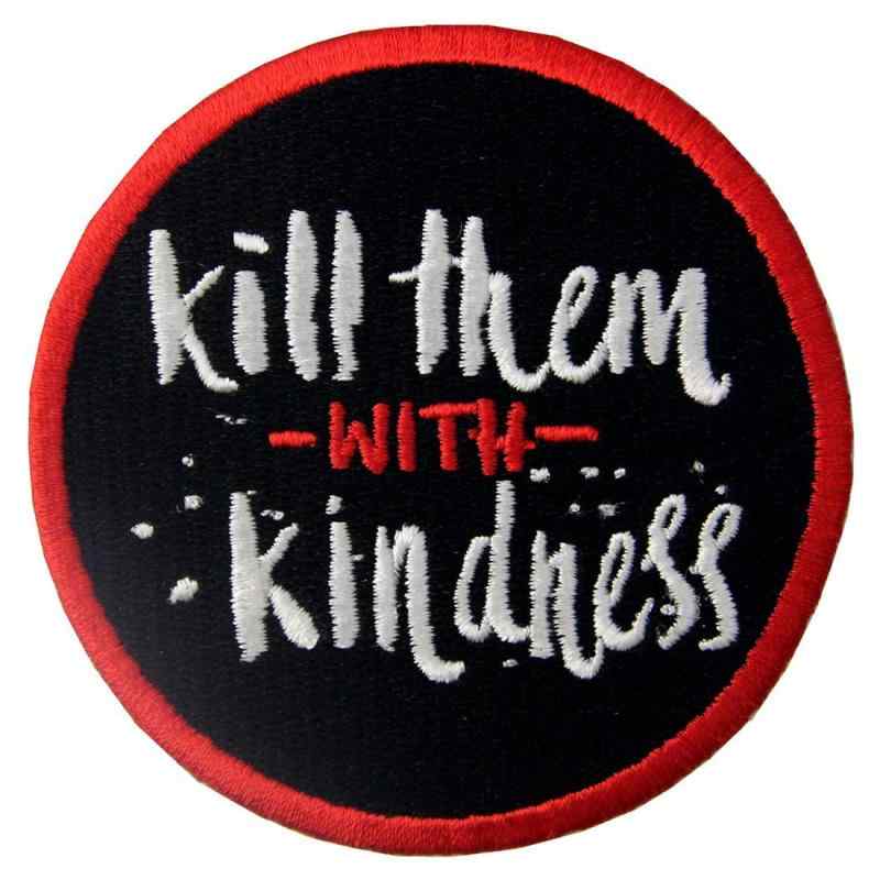 優しさで殺す刺繍入りアイロン貼り付け/縫い付けワッペン背面熱接着式。アイロンまたは縫い付けでどんな衣類にも使用できます。アイロン接着されたワッペンが剥がれることはありません。サイズ：7.5 * 7.5 センチ。安全で、有害物質は含まれていま...