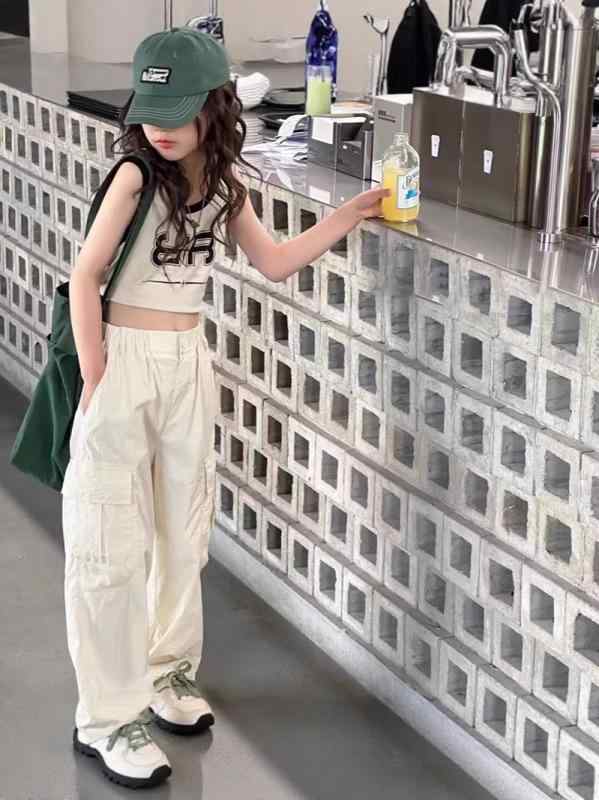 ・スタイル: 韓国風・安全基準: B類・パンツ丈: 長ズボン・主な素材: ポリエステル100%・対象性別: 女の子・対象年齢: 中大型児童（8歳以上、140cm以上）・生地加工: 柔軟加工・柄: 無地・デザイン要素: スポーツ・ウエスト: ...