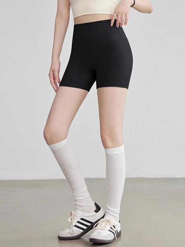 ・カテゴリ: パンツ・機能: 超強力ストレッチ・対象性別: 女性・パンツ丈: ショートパンツ・柄: 無地・誤差範囲: 2-3cm・素材: ポリエステル 82.1%、ポリウレタン 17.9%・裏地素材: ポリウレタン 17.9%・カラー展開:...