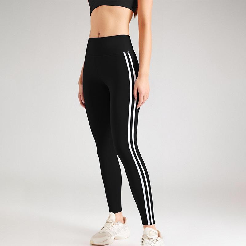 ・適用スポーツ: ヨガ、登山、ピラティス、ランニング、フィットネス、サイクリング・対象性別: 女性・主な素材: ポリエステル80%、ポリウレタン20%・着用シーン: ランニング、フィットネス、マッサージ、スポーツ競技・カラー展開: ホワイト...