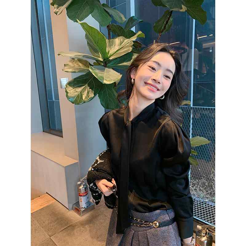 ・柄: 無地・スタイル: カーディガン・シルエット: レギュラーフィット・着丈: 普通（約50-65cm）・ネックライン: ボウタイネック・袖丈: 長袖・カラー展開: ベージュ、ブラック・サイズ展開: S、M、L、XL・スタイル系統: 通勤...