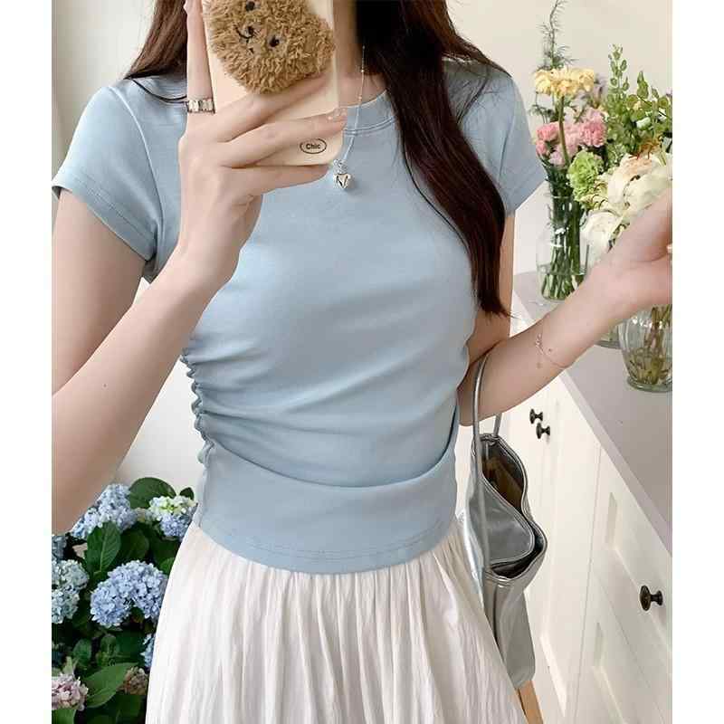 ・カテゴリ: Tシャツ・主な素材: 綿 95%以上、ポリウレタン 30%以下・柄: 無地・スタイル: プルオーバー・袖丈: 半袖・クラフト: ギャザー・シルエット: スリムフィット・着丈: ショート丈（約40cm～50cm）・ネックライン:...