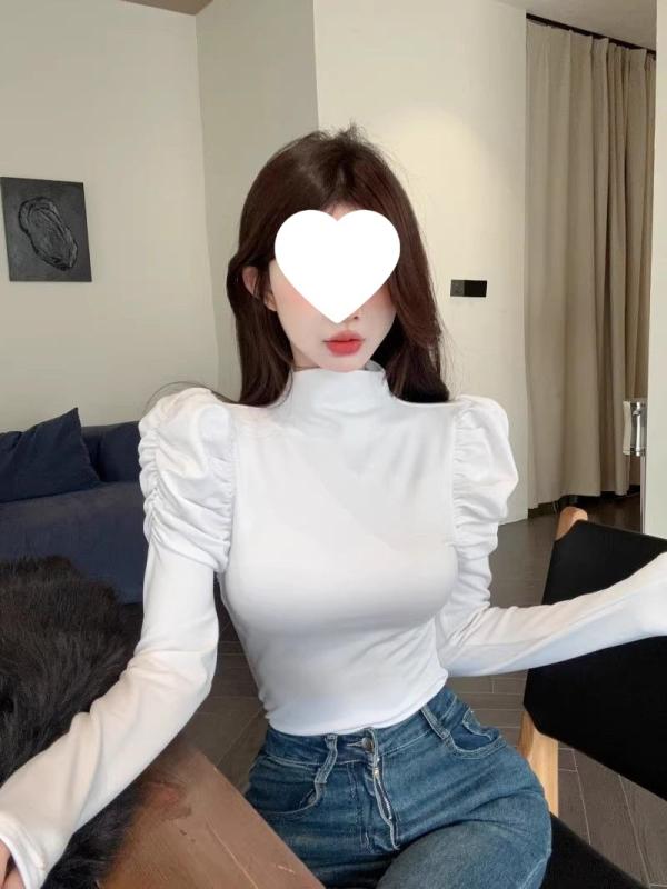 ・カテゴリ: Tシャツ・スタイル: コンサバ、フェミニン・素材: その他・ネックライン: ハーフハイネック・袖丈: 長袖・フィット感: タイト・袖型: レギュラー・デザイン: ニット、定番・カラー展開: ホワイト、ブラック、ワインレッド・サ...