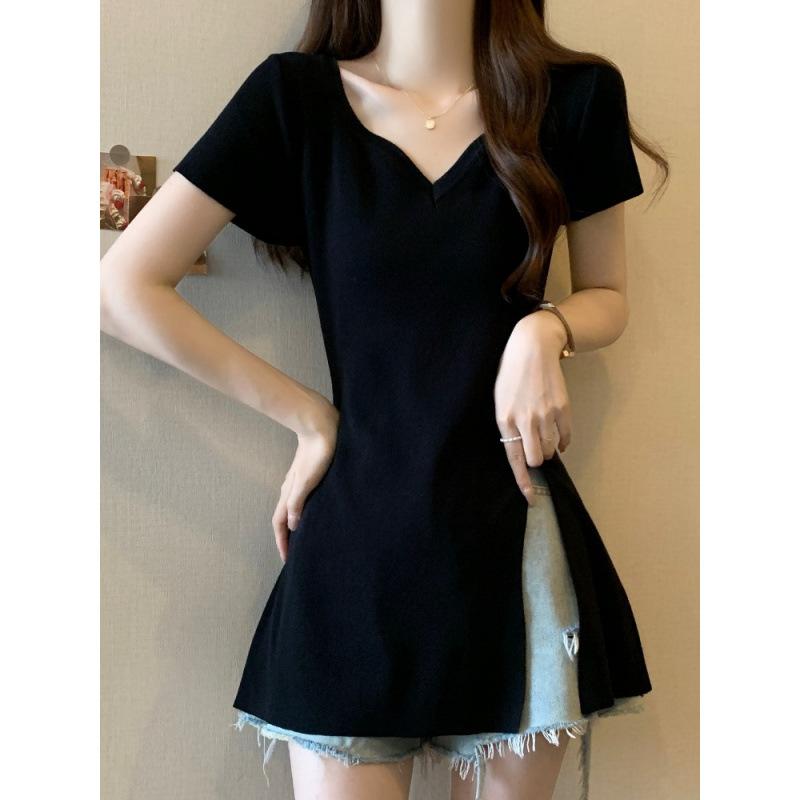 Tシャツ レディース 綿 Vネック 半袖 春夏 プラスサイズ ミドル丈 サイドスリット ウエストシェイプ・主な素材: 綿100%・袖丈: 半袖・加工: 高マンガン酸洗い・シルエット: スリムフィット・ネックライン: スクエアネック・袖型: ...
