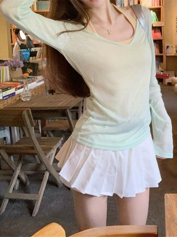 セットアップ レディース Vネック 長袖 Tシャツ トップス 吊り下げ式 キャミソール 重ね着風 透け感 日焼け防止 タイト 細見え カジュアル 春夏・カテゴリ: Tシャツ・スタイル: 通勤風・素材: 天竺（テンセルリブ）・主な素材成分: ...
