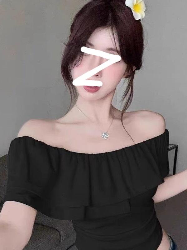 トップス レディース Tシャツ オフショルダー 半袖 フリル クロップド スリム フィット 大人かわいい ギャル系 夏物 カジュアル シンプル デイリーユース きれいめ おしゃれ ガーリー フェミニン・スタイル: プルオーバー・袖丈: 半袖...