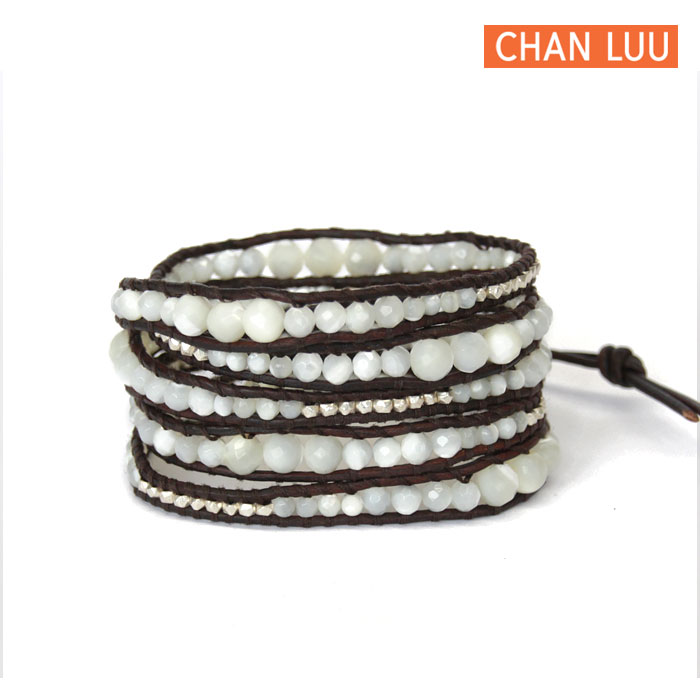 CHAN LUU（チャンルー） ベトナムで生まれ育ち、ボストンとLAでビジネスとデザインを学んだチャンルーのアクセサリーはデザイン性とクオリティの高さが人気を集め、セレブをはじめ顧客にはレディー・ガガやミーシャ・バートンなど数多くの有名人に...