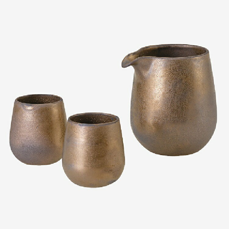 サイズ： ぐい呑：φ5.5×H6cm 注器：W9.5×D8.5×H10cm 容量 ぐい呑：90ml 注器：340ml ■生産地：日本 ■素材：磁器 ■電子レンジ使用可能 ■食洗器使用可能 美しい曲線を施した酒器や碗は優しく優雅な印象。日本ら...