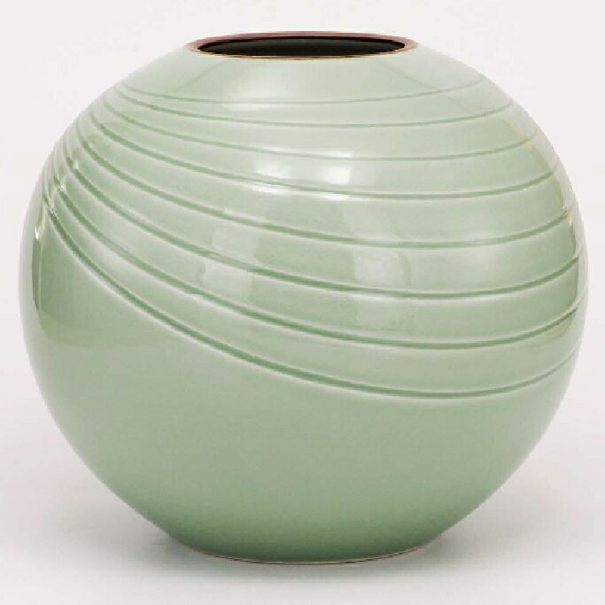 サイズ：径24×高23cm ■生産地：日本 ■素材：磁器 在庫限りの限定品になります 完売・破損等で発送が出来ずらキャンセルさせて頂く場合がございます 九谷焼の花瓶は、花瓶自体が華やか物も多く、シンプルな花を一輪挿すだけでも十分に映えます。...