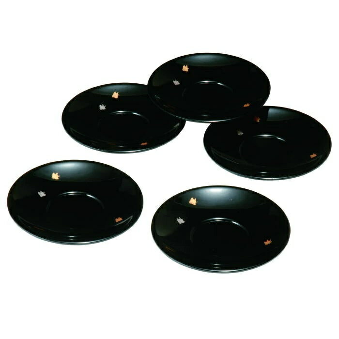 サイズ：φ12.1x1.6cm 材質：ユリア樹脂 塗装：カシュー塗装 生産国：日本 紀州漆器は、和歌山県海南市の北西部「黒江地区」を中心に生産されています。 会津塗（福島県）山中塗・輪島塗（石川県）などと共に日本三大漆器と称されています。　