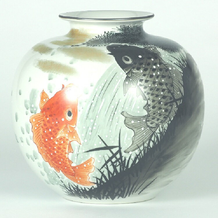 サイズ：径20×高20.5cm 素材：磁器 生産地：日本 九谷焼の花瓶は、花瓶自体が華やか物も多く、シンプルな花を一輪挿すだけでも十分に映えます。 和室だけでなく洋室やモダンなインテリアにも調和し、部屋を華やかに演出してくれます。 観賞用、...