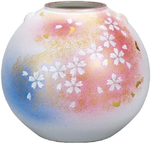 ■九谷焼 7号花瓶 花の舞 ■サイズ：径21.5×高さ19.5cm ■生産地：日本 ■素材：陶磁器 ■通常2～5営業日で発送致しますが材料その他要因にて1週間から1ヶ月以上お時間が掛かる場合やご用意出来ない場合が御座います。予めご了承下さい...