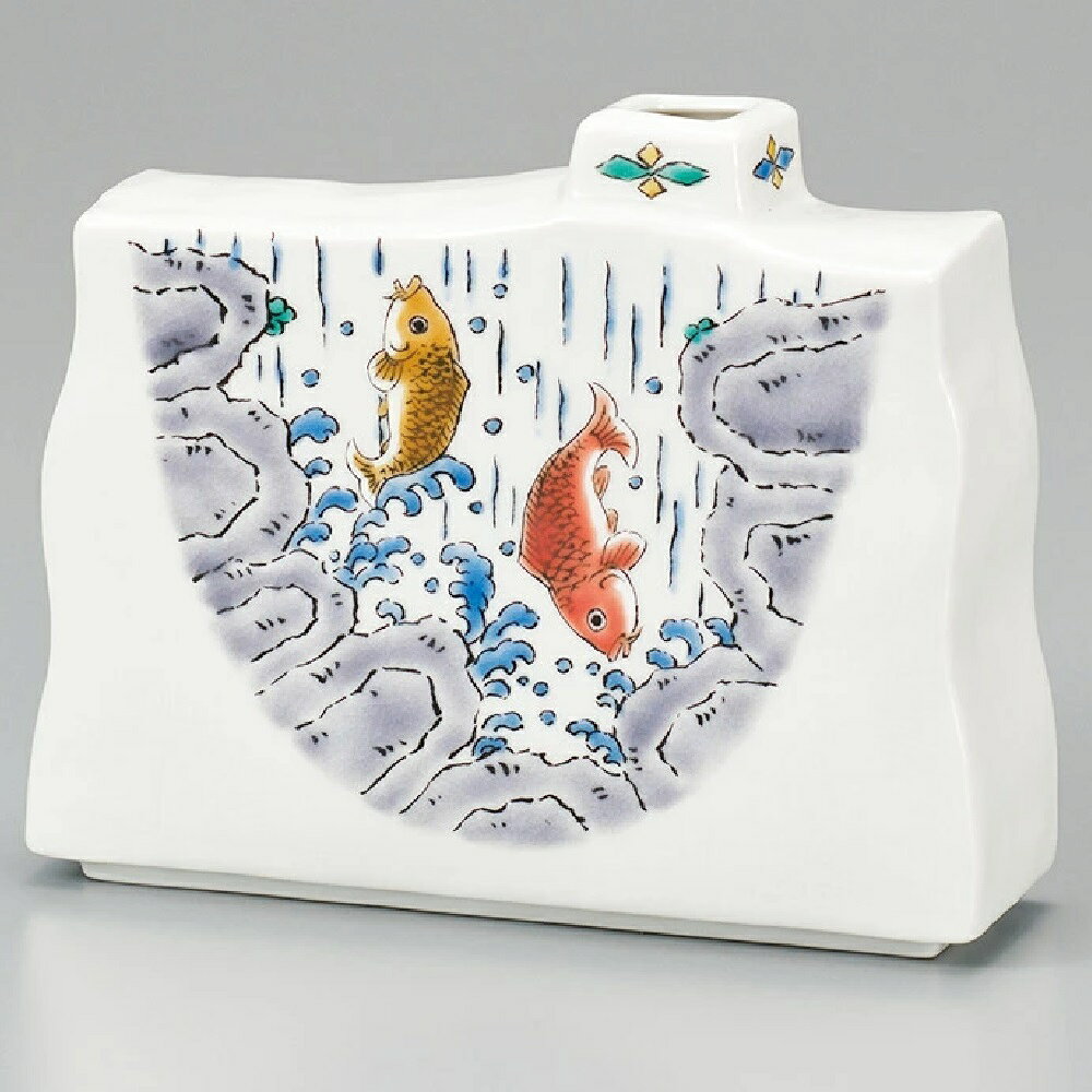 サイズ：前幅15.7×奥行5×高さ12.5cm 素材：磁器 生産地：日本 九谷焼の花瓶は、花瓶自体が華やか物も多く、シンプルな花を一輪挿すだけでも十分に映えます。 和室だけでなく洋室やモダンなインテリアにも調和し、部屋を華やかに演出してくれ...