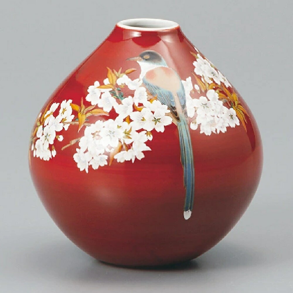 サイズ：径12×高さ12cm 素材：磁器 生産地：日本 九谷焼の花瓶は、花瓶自体が華やか物も多く、シンプルな花を一輪挿すだけでも十分に映えます。 和室だけでなく洋室やモダンなインテリアにも調和し、部屋を華やかに演出してくれます。 観賞用、贈...