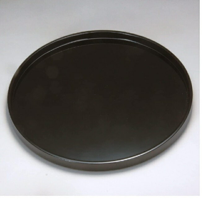 サイズ:φ30.5×2.1cm 材質:木製 漆塗 原産国:日本 越前漆器とは 越前漆器の歴史 越前漆器の起こりは約1500年前の昔にさかのぼり、当時の皇太子（後の継体天皇）が壊れた冠の修理を塗師に命じたことがきっかけといわれています。 塗師...