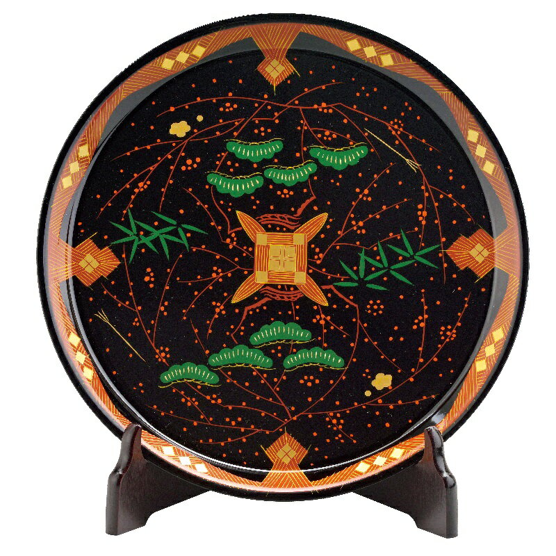 サイズ: Φ30×2.2cm 素材:木質繊維 塗種: カシュー塗り 原産国:日本 会津絵は、艶やかな色調で桧垣、松竹梅などを組み合わせた会津独自の漆絵。 松は常に変わらぬ清節、竹は風雪に耐えて平安、梅は寒さの中の清香を意味しており、幸福への...