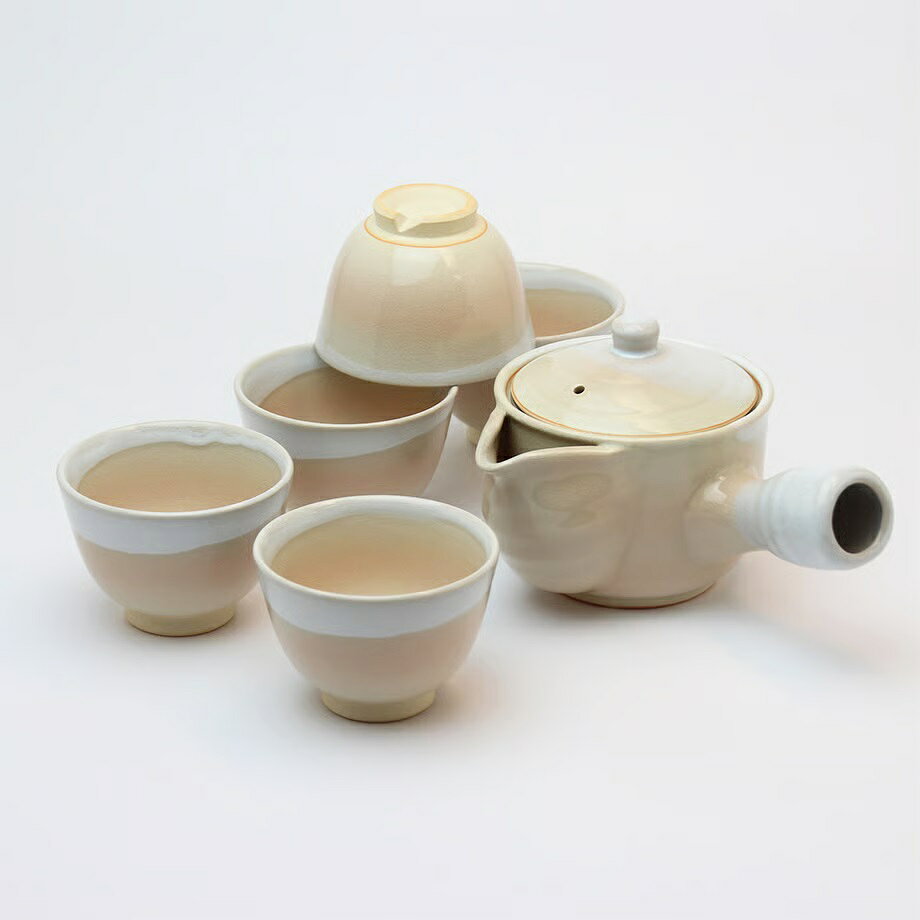サイズ： 急須：約φ10.0×H9.5cm（340ml） 碗：約φ8.0×H5.5cm（130ml）×5 素材：陶器 生産地：日本（萩焼） 作家：椿秀窯 ■取り扱い 電子レンジは、温め程度なら使用可能です。 食洗機をご使用の際は、食器同士が...