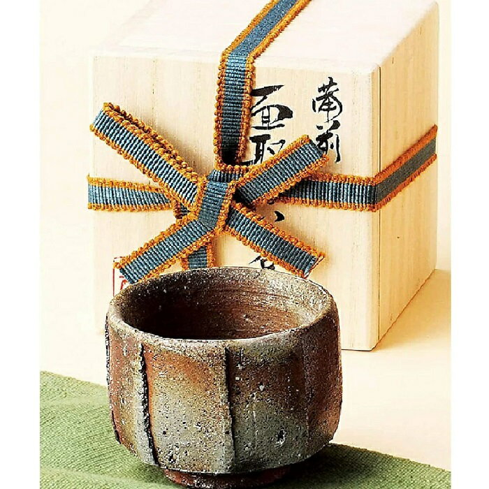 サイズ:径6.5×5cm 容量約：60ml 素材：陶器 生産地：日本（備前焼） 作家・窯元：鈴木美基 鈴木美基 粘土を用いて、面取りや塗り土の技法を加えて生成する。 焼成に最もこだわり、登り窯や角窯、ガス窯を作品によって使い分け、青備前白泥...