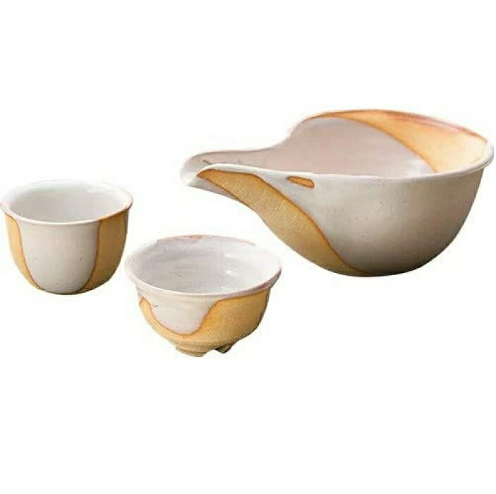 サイズ： 片口:約10×16.5×高7.5cm ぐい呑:約径6.5×高4.5cm 盃:約径7×高4cm 容量：片口: 220ml、ぐい呑: 60ml、盃: 50ml 素材：陶器 生産地：日本（萩焼） 作家：服部天龍窯 ※萩焼の色合いは、土と...