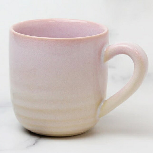 サイズ：約φ8.0×H9.0cm（330ml） 素材：陶器 生産地：日本（萩焼） 作家：椿秀窯 ■取り扱い 電子レンジは、温め程度なら使用可能です。 食洗機をご使用の際は、食器同士があたらないように入れてください。 （萩焼はとても柔らかい陶...