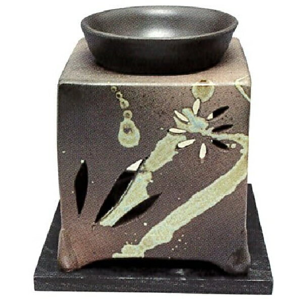 サイズ(約)：10×高さ12cm 生産地：日本(常滑焼) 材質：陶器 作家：山房 ロウソク1ケ付 茶香炉は茶葉を加熱して発生する香りを楽しみます。 アロマテラピー効果で気分をリラックスさせ、部屋の消臭にも効果的です。 また、部屋の灯りを消せ...