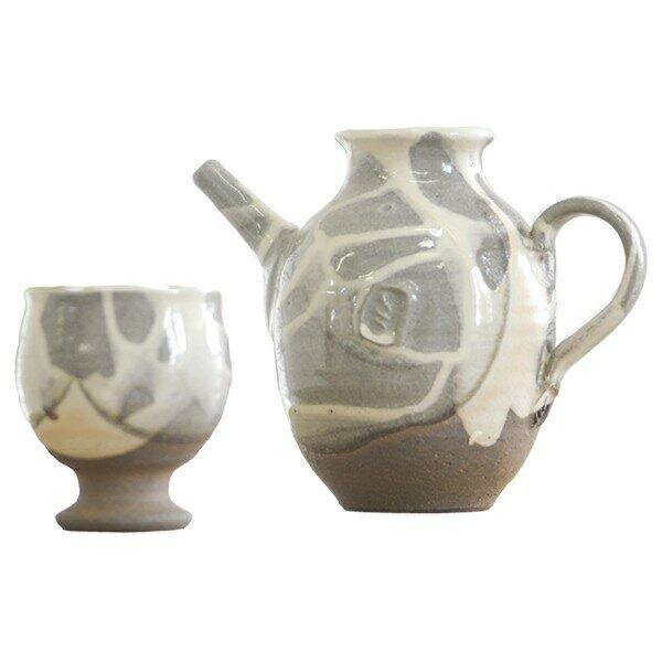 【サイズ】ぐい呑：6φ×7cm・注器：15×9×12cm 【容量】ぐい呑：100cc・注器：400cc 【材質】陶器製 生産/日本(滋賀県　信楽) 工芸品のためサイズは多少前後する場合がございます。 色・柄は陶器、焼き物の為、一品一品、画像...