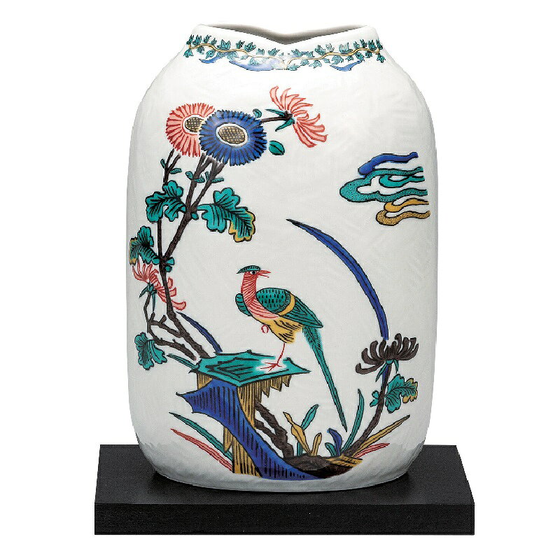 サイズ：縦11.5 横15 高22 (cm) 素材：磁器 生産地：日本 九谷焼の花瓶は、花瓶自体が華やか物も多く、シンプルな花を一輪挿すだけでも十分に映えます。 和室だけでなく洋室やモダンなインテリアにも調和し、部屋を華やかに演出してくれま...