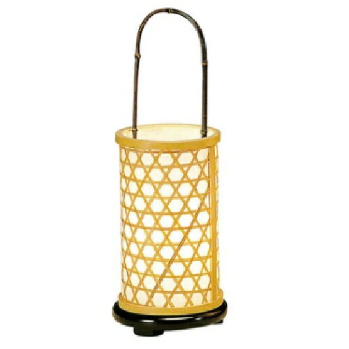 サイズ・約φ16xH44cm（取手を除く本体：約φ14（台輪φ15.3）×H26.5cm） 38W×1　(スイッチ付コード：約1.8m) 生産地：日本 ■素材：黒竹、晒竹、ワーロン、MDF、電球（白熱灯） やわらかな光が心をなごませる行燈。...