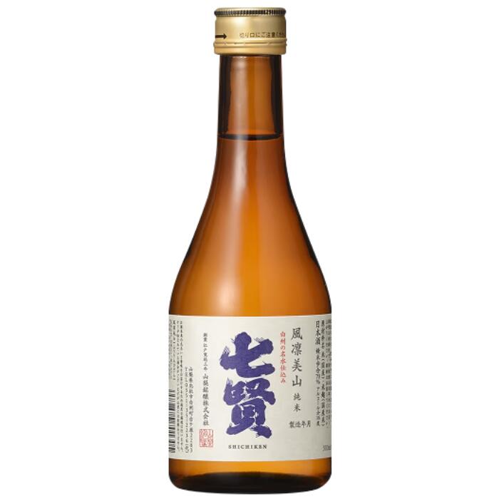 内容量300ml原産地山梨県　山梨銘醸※画像はイメージです。米の旨みを味わえる辛口酒。米の旨みが口の中に広がる、爽快な純米酒。辛口に仕上げたこの酒は、冷やで良し、常温で良し、ぬる燗でも良し。好みの温度帯で、さまざまな食事に合わせられます。