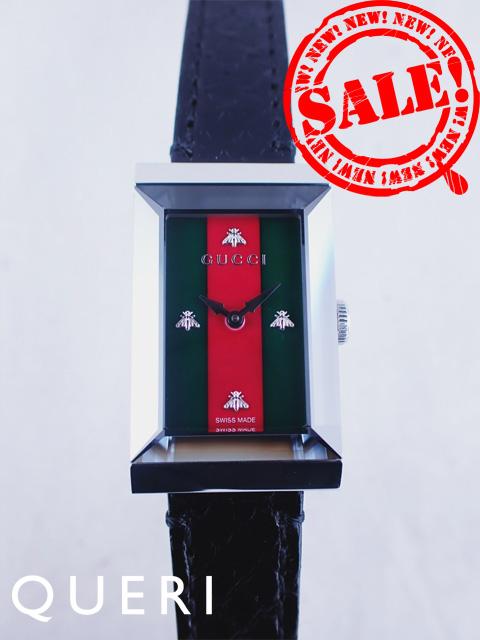 こちらのグッチGフレームレディースクオーツ革ベルトYA147403は、シャープなスクエア型ケースに、ひと目見てグッチと分かる緑＆赤＆緑のマザーオブパールダイヤルと、グッチの象徴的なシンボルであるビーインデックス（蜂）が特徴的なドレスウォッチ...