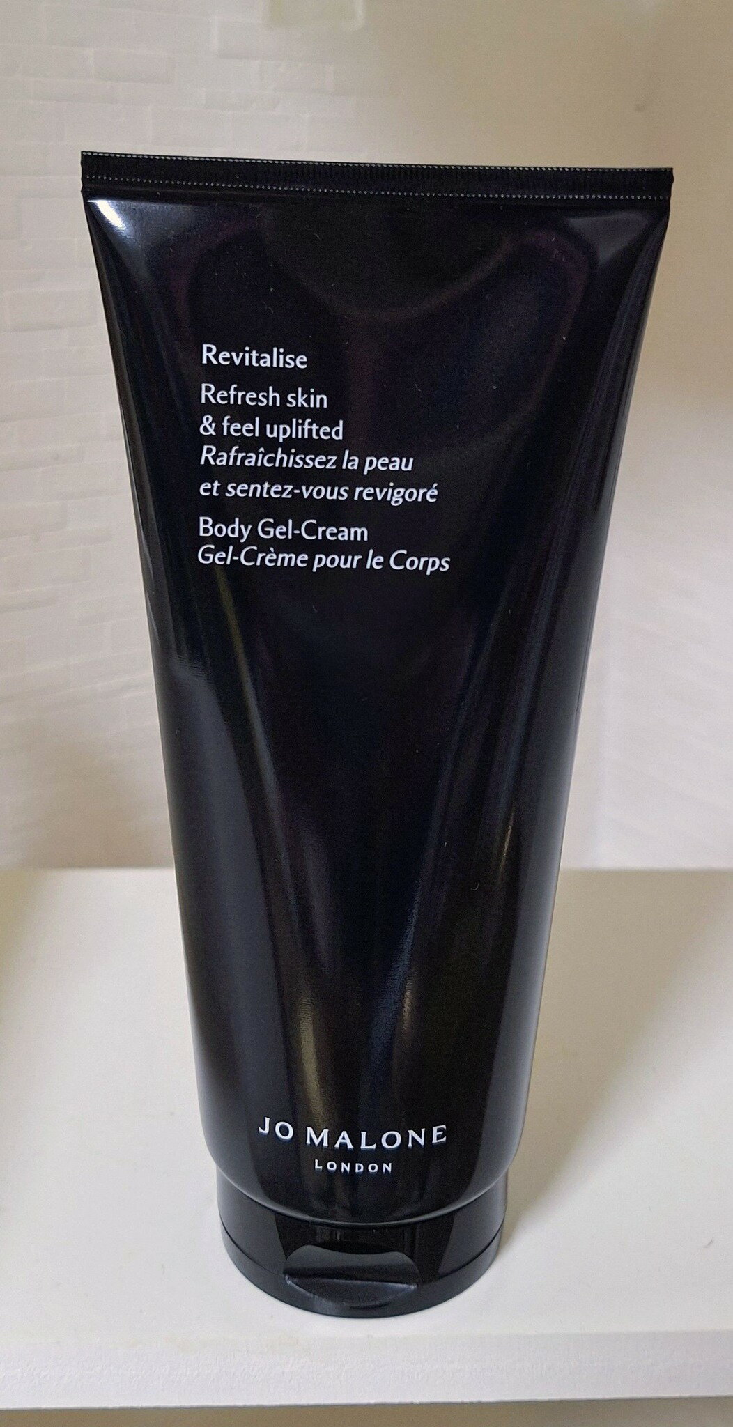 商品詳細 商品 JO MALONEボディケア 内容量 200ml 原産国 UK 区分 ボディケア 広告文責 キーリン 東昇商事 　06-6389-8289（連絡先電話番号）肌をフレッシュに潤す軽やかなジェル クリーム。なめらかなテクスチャー...