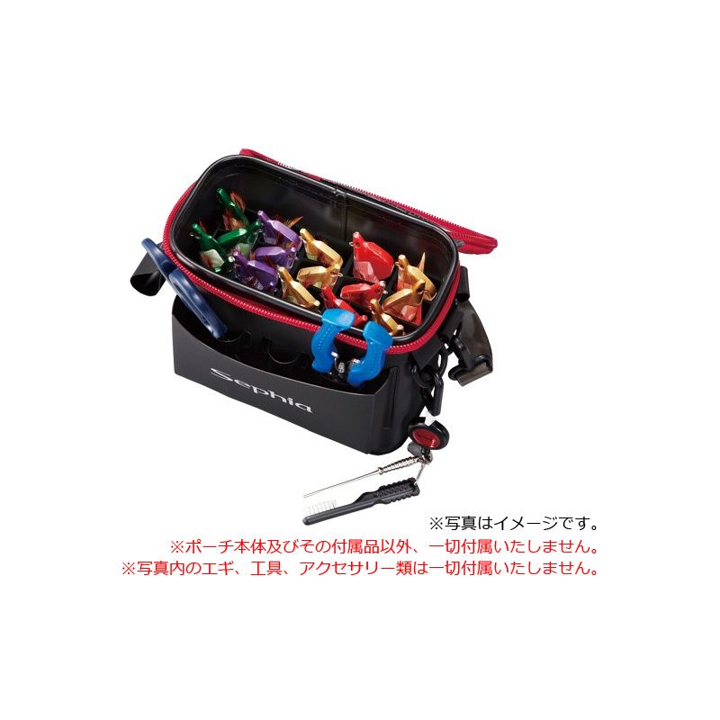 商品説明大容量収納エギ20本！3.5号までのティップエギング専用のエギが20本収納可能。? タオル掛けホルダー付? フロントポケットにはプライヤーやリーダー、歯ブラシを収納可能? カラビナリール（PI-031N：別売）等を装着できるD環付※...