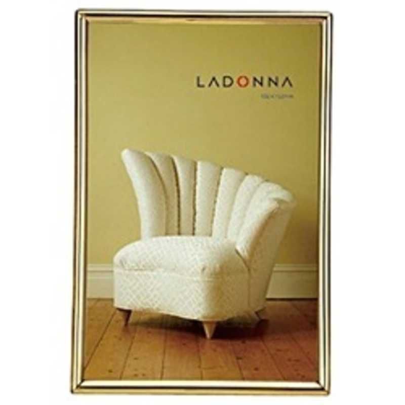 【商品解説】写真が際立つシンプルでハイセンスなフォトフレームです。リビングで過ごすひとときをより楽しく演出します。●タテヨコ兼用●置き飾り専用【スペック】●型式：BK1‐P（BK1P）●JANコード：4934122018024サイズ（外寸）...