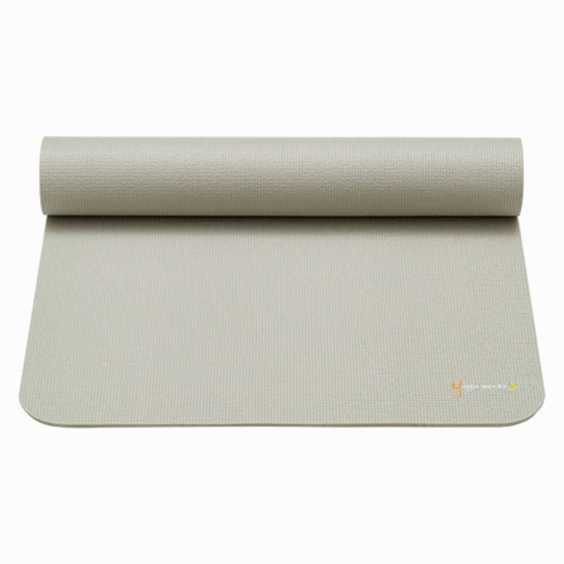 【商品解説】「痛くない」厚みが安心の6mm 座位や逆転のポーズもやさしくサポートする6mm厚の定番マット。膝をつくポーズや鋤のポーズ（ハラ・アーサナ）などでマットに当たる部位もしっかりサポート。ご自宅でのヨーガやストレッチ、ピラティスにも適...