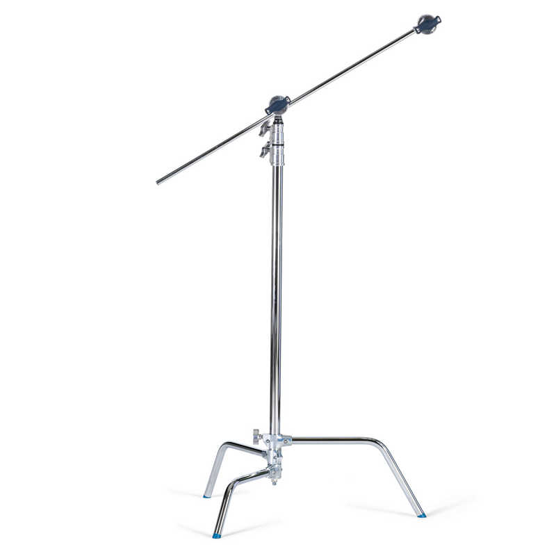 【商品解説】このキットには、3段2ライザー構成のクロームメッキスチール製タートルベーススタンド（コードA2033L）が含まれています。また、グリップヘッドD200とスクリム、フラッグ、および小型ライト用の延長グリップポイントとなる40インチ...