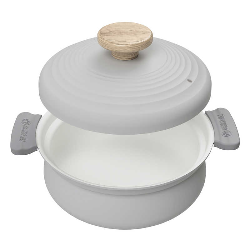 【商品解説】●本体も蓋もアルミ製なので、軽くて扱いやすい卓上鍋です。●底がふくらんだ「下ぶくれ」形状でふきこぼれにくいです。●内面は汚れが落としやすいセラミックコーティングを施しています。●お料理が映えるホワイトカラーです。●両側の持ち手に...