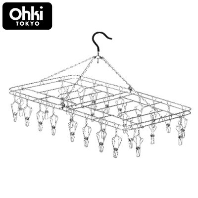 商品説明 樹脂系とスチール系は長年の使用で雨や夏の強い太陽の光で劣化し破損してしまう物が多々あります。 スチールは、錆の発生で衣類に錆を付着させてしまう事もあります。 ステンレスを使用することで劣化する事もなく、長時間美しさが保たれ、清潔・...