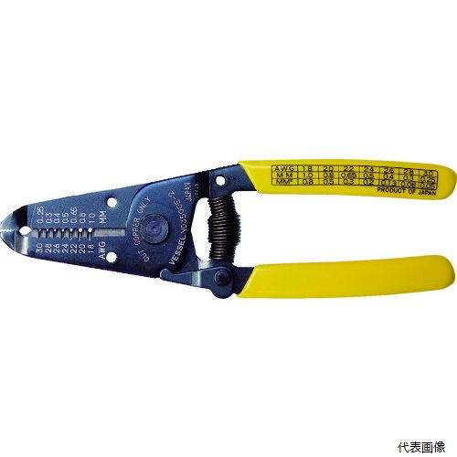 【特長】 ●刃は、ダイヤモンド精密砥石研磨により、高精度のはく離を実現しました。 ●グリップには、AWG・mm・mm［［の2乗］］の換算表付です。 ●刃の根元では電線をカットできます。 【仕様】 ●全長(mm)：155 ●適合電線(mm)：...