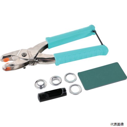 【特長】 ●両面ハトメ取付け作業に必要なハトメパンチ、ハトメ、専用ハトメコマ、下穴用ポンチ、下敷きが一式揃ったセットです。 ●セットは4mm、5mm、7mm、8mm、10mm、12mmの6サイズ展開です。必要なハトメコマのサイズで選んで下さ...